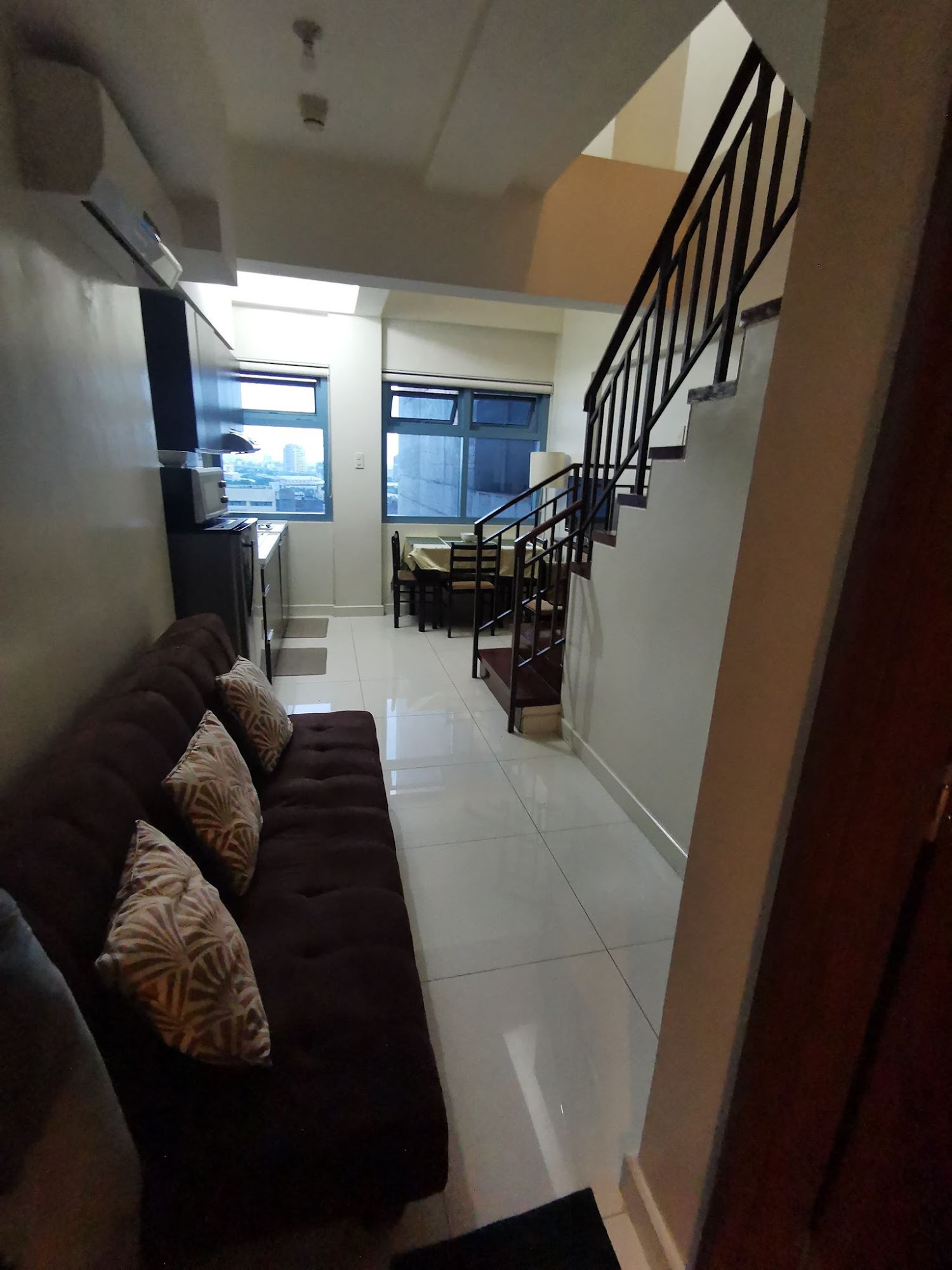 Studio at Eton Parkview, Legazpi Village, Makati For Rent – DealSeeker Philippines – Buy, Rent ...