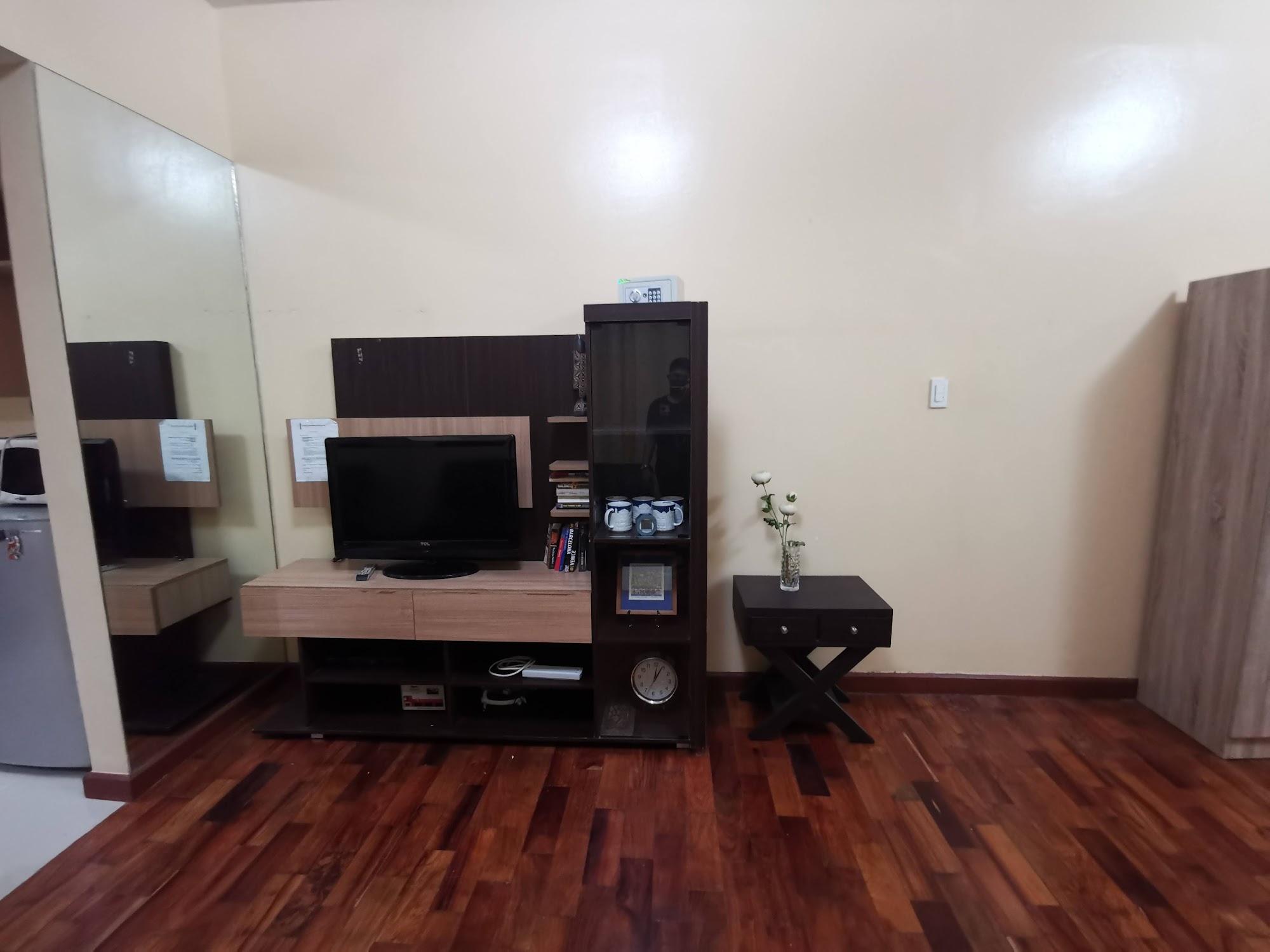 Studio at Mosaic Tower, Legazpi Village, Makati For Rent – DealSeeker Philippines – Buy, Rent ...