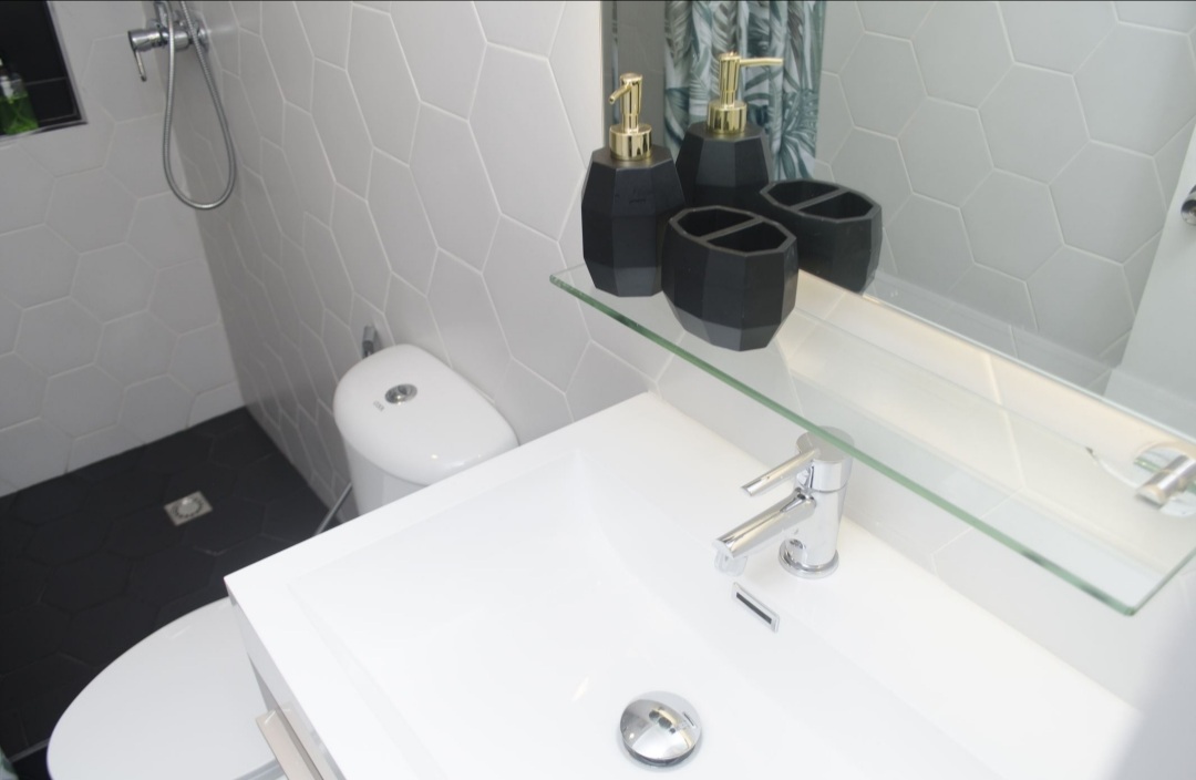 Studio at Perla Mansion, Legazpi Village, Makati For Rent – DealSeeker ...