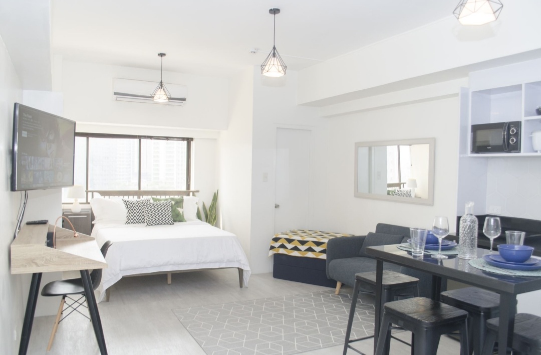 Studio at Perla Mansion, Legazpi Village, Makati For Rent – DealSeeker ...