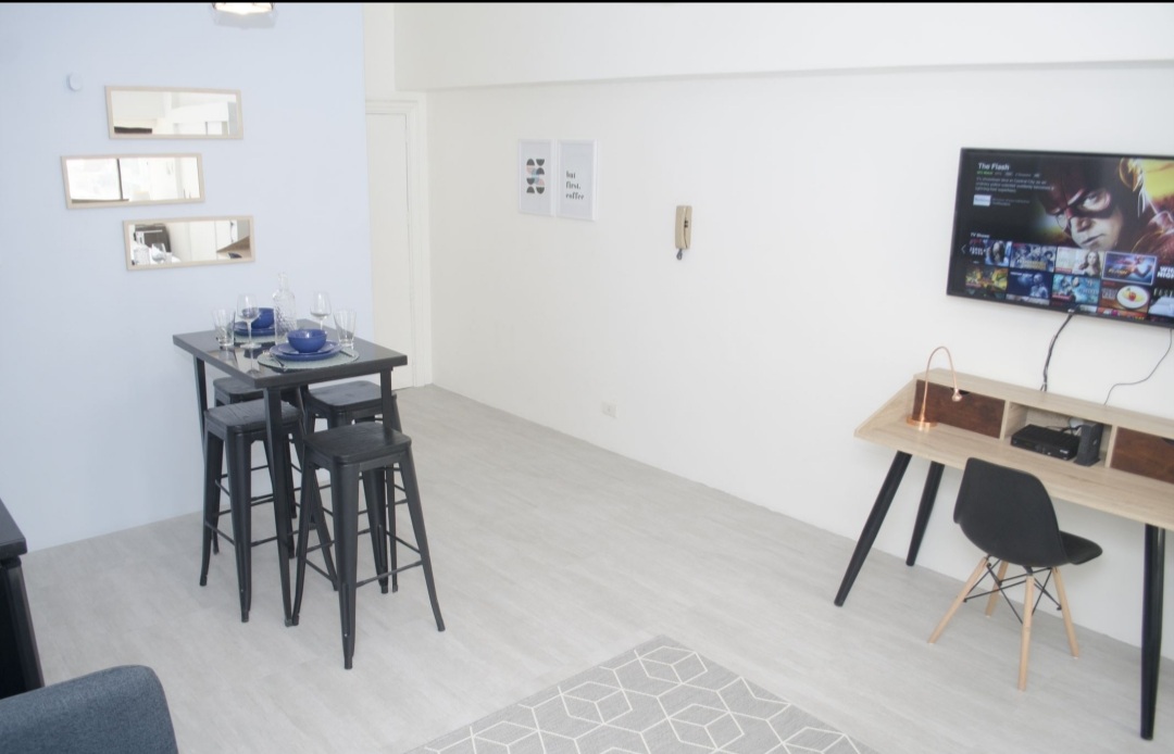 Studio at Perla Mansion, Legazpi Village, Makati For Rent – DealSeeker ...