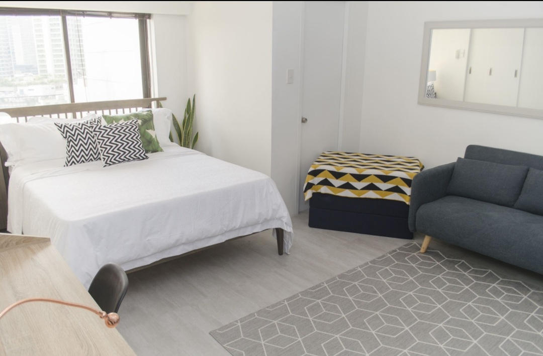 Studio at Perla Mansion, Legazpi Village, Makati For Rent – DealSeeker ...